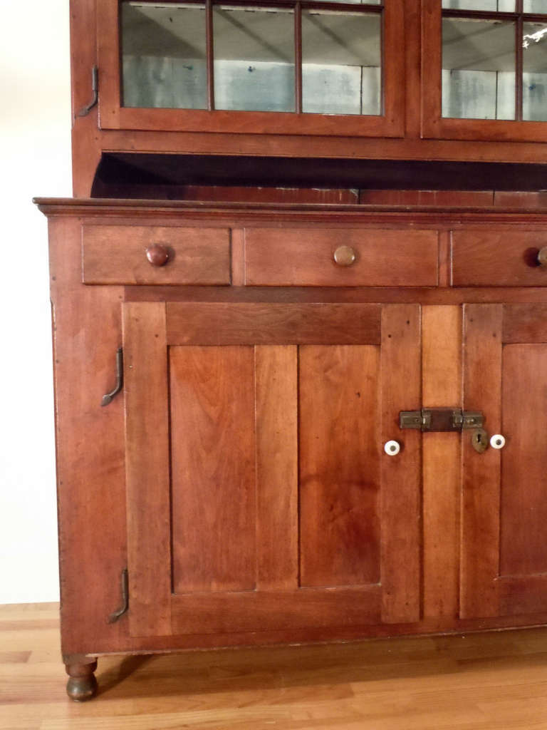 WALNUT PENNSYLVANIA DUTCH CUPBOARD – American Antiques