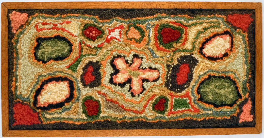 HOOKED RUG – ABSTRACT MINIATURE – American Antiques