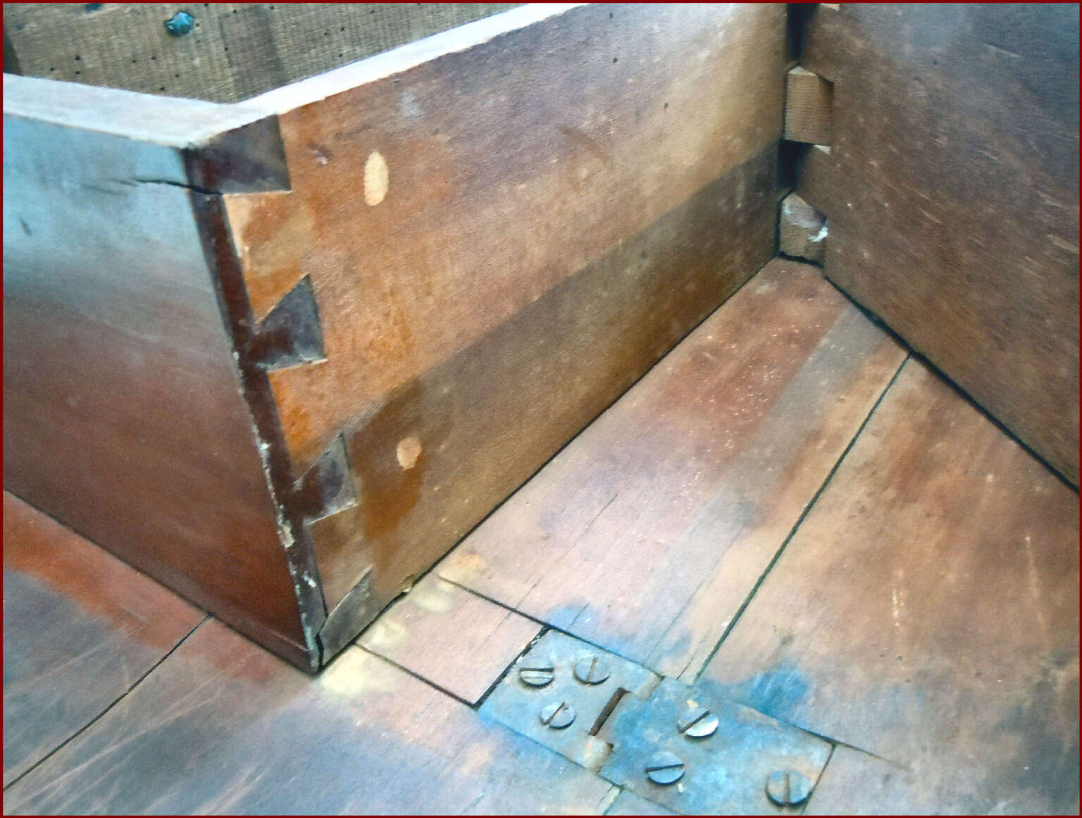 PAINTED QUEEN ANNE TABLE – American Antiques