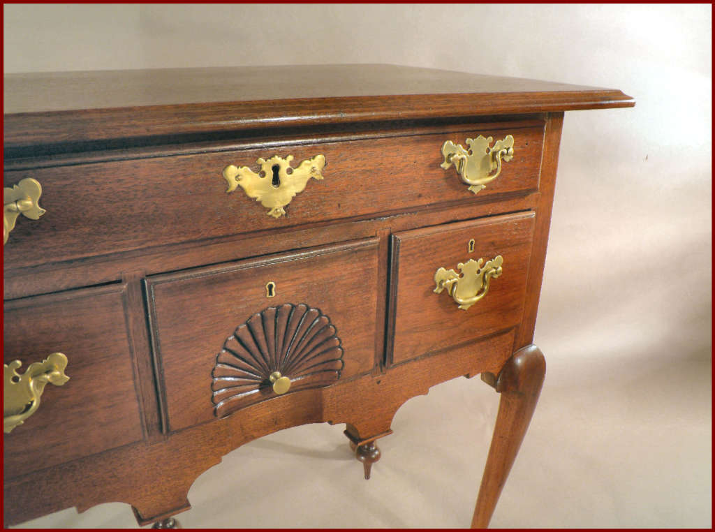 QUEEN ANNE FAN CARVED WALNUT LOWBOY – American Antiques