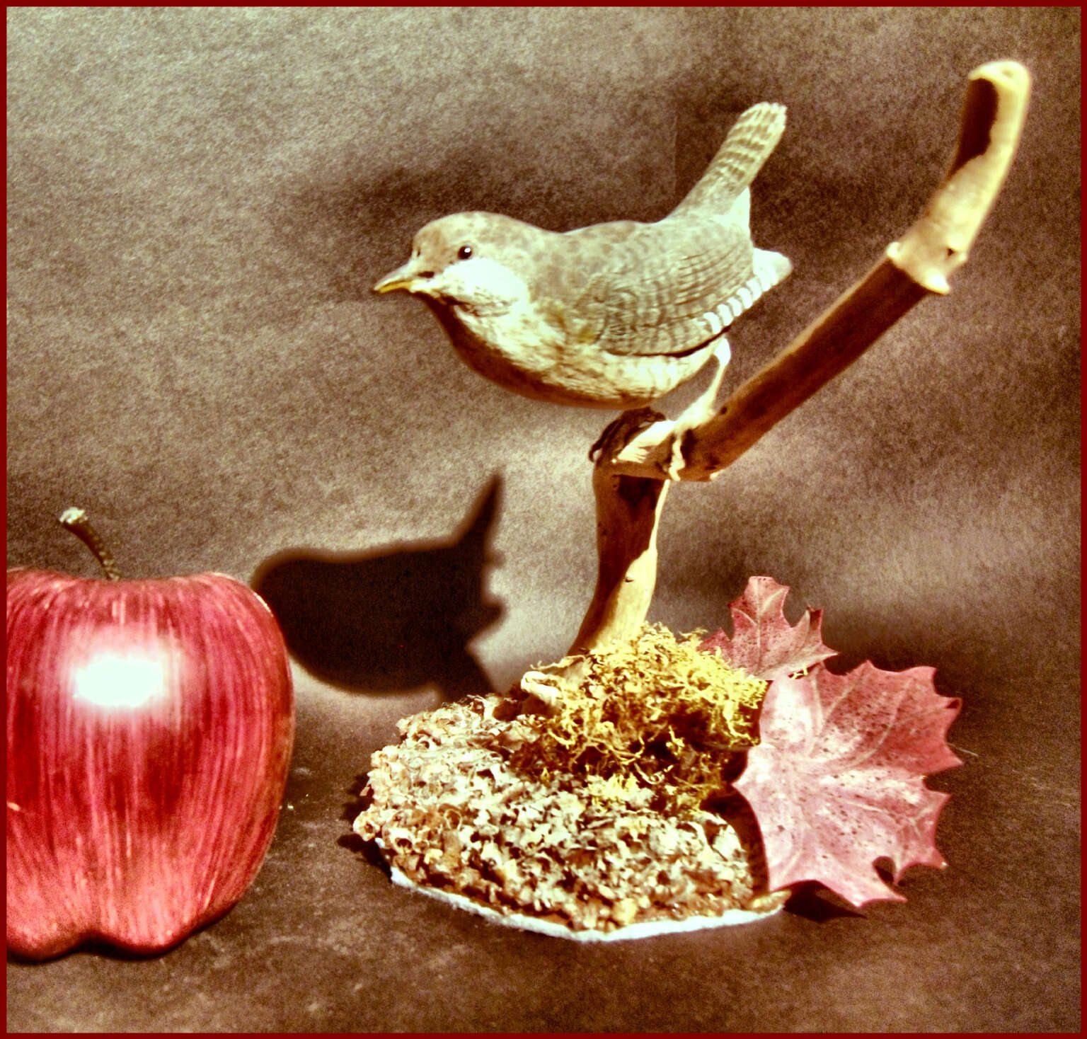 HOUSE WREN WOODEN HAND CARVED & PAINTED BIRD – American Antiques